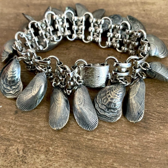 Napier | Jewelry | Authentic Vintage Napier Clam Shell Bracelet | Poshmark